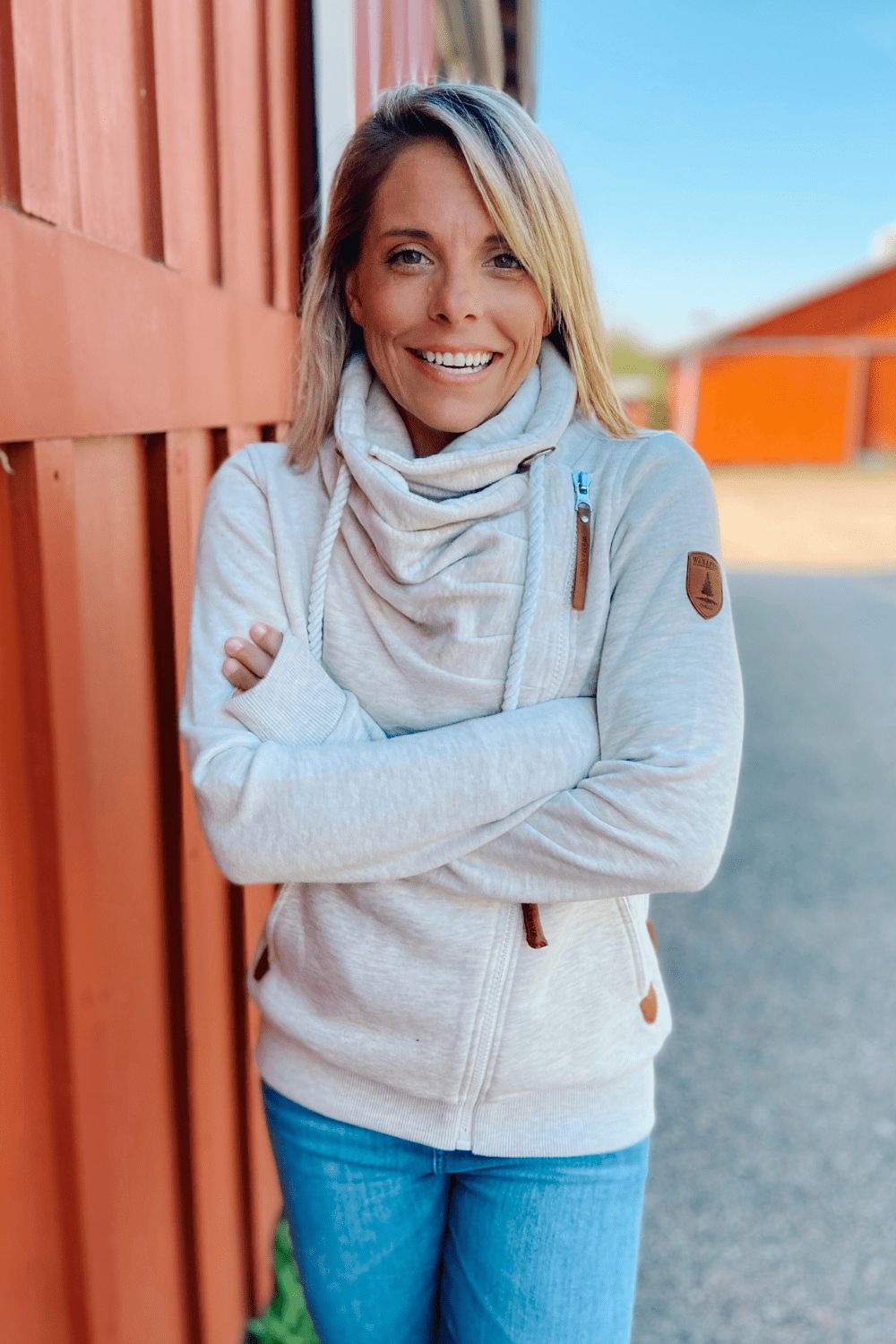Wanakome Hestia Zip Cowl Neck Sweatshirt - Heather Oatmeal — The Cottage